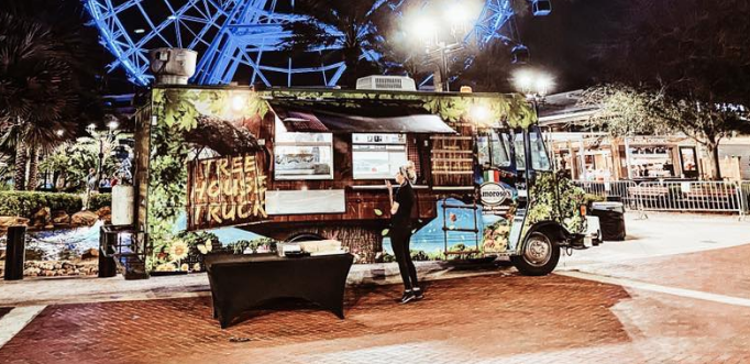 Book Treehouse Truck - City Flavor